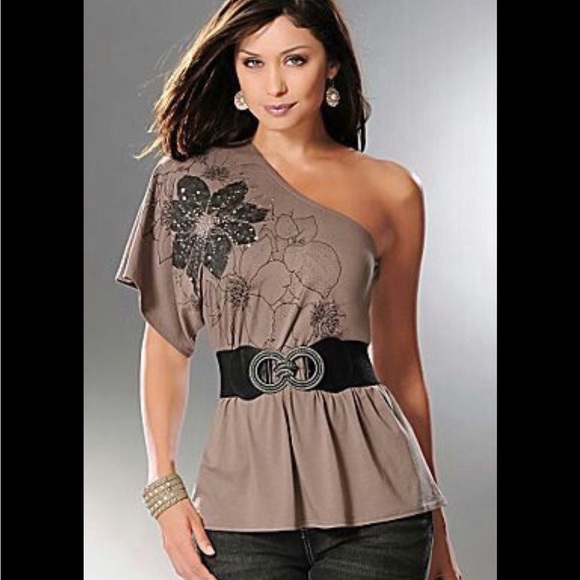 VENUS | Tops | Venus One Off Shoulder Top S | Poshmark